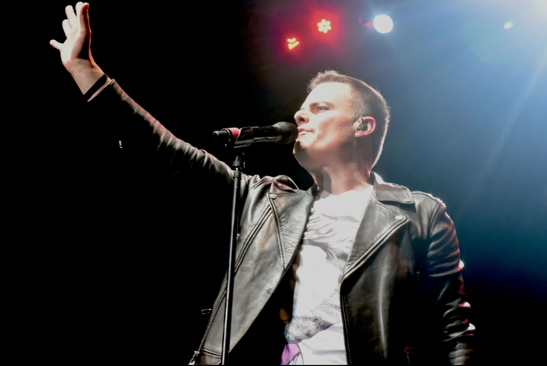 One vision of Queen: El show que el talentoso Marc Martel nos dió para ...